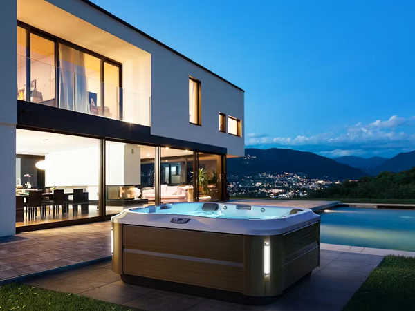 Jacuzzi | Hot Tubs | The Great Escape